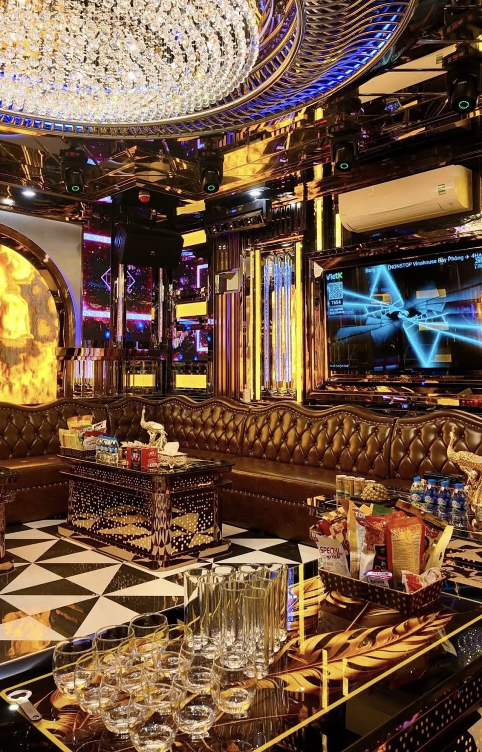 FELIX – バー&カラオケ – club bar – 21 Ng. 81 P. Linh Lang , Cống Vị , Ba Đình ...